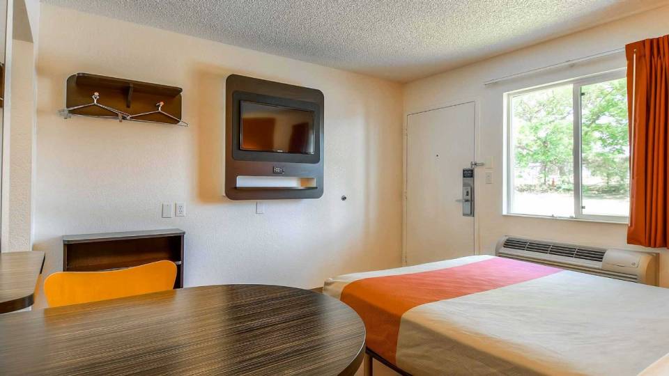Motel 6 | Book Now and Save on Your Next Stay