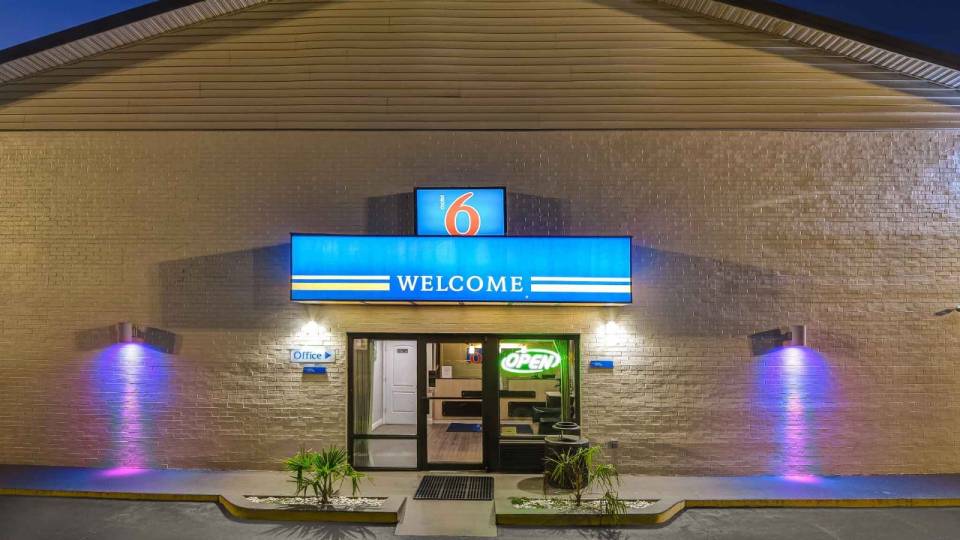 Motel 6 | Book Now and Save on Your Next Stay