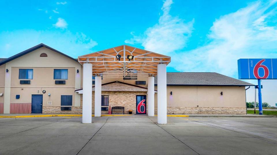 Motel 6 | Book Now and Save on Your Next Stay