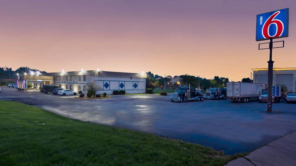Motel 6 | Book Now and Save on Your Next Stay