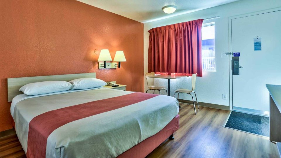 Motel - 6 Flagstaff - Butler | Budget Arizona Motel - Find and book a ...