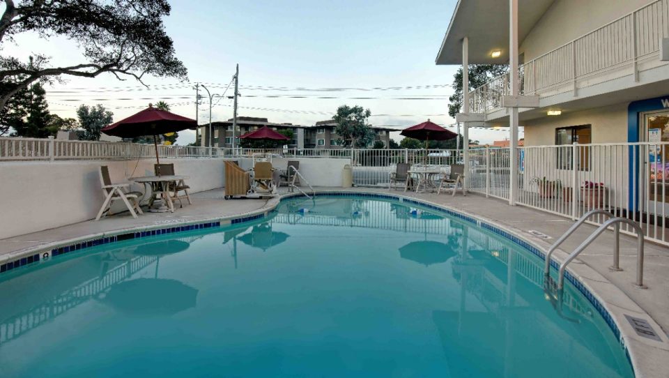 Motel - 6 Monterey | Budget Beach Motel