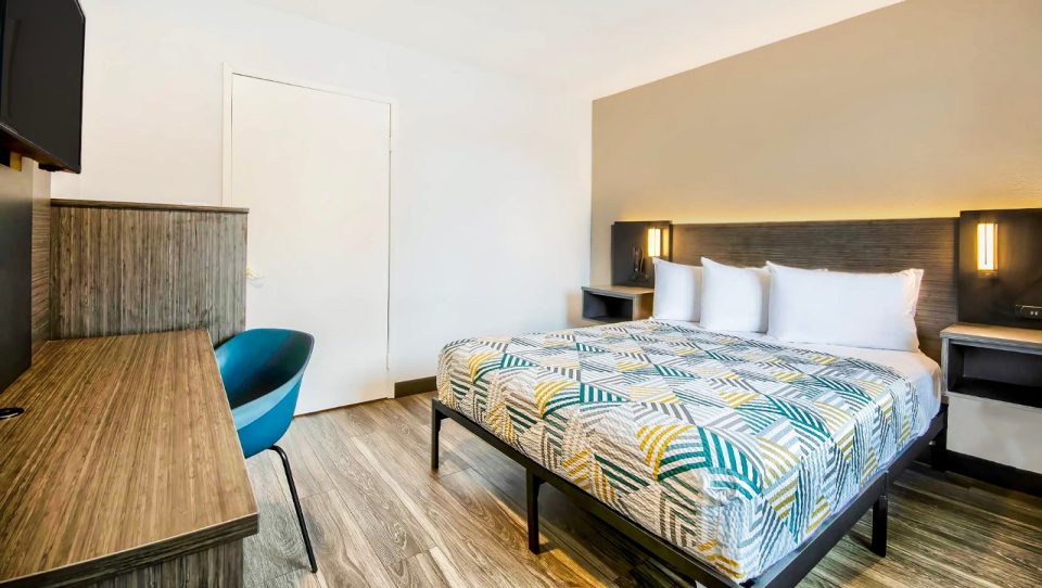 Motel - 6 Monterey Marina - Find and book a room at Motel6.com